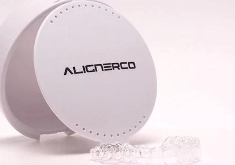 Keep Your Aligners Safe and Clean with a Storage Container